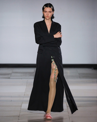 Parent - News - ERIC CHRISTISON choreographs SIMONE ROCHA SS25